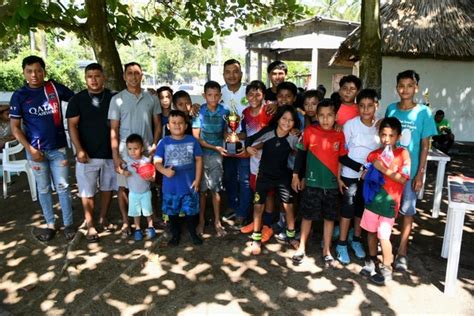 Carlos Corado Promueve Amistades A Través De Futbol Nuestro Diario