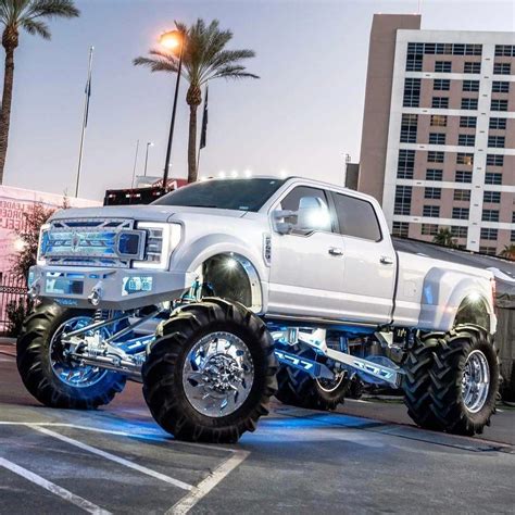 Jacked Up Trucks And Bikinkis Blacked Out ðÿ˜¤ Lmlsteitzel Extremefordtrucks Tuscany Shelby