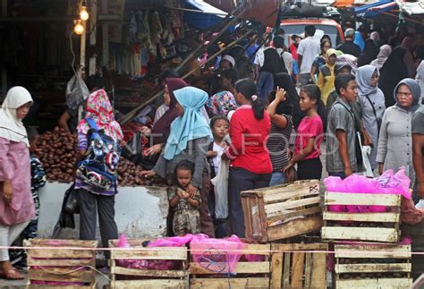 TARGET REVITALISASI PASAR TRADISIONAL ANTARA Foto