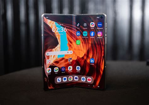 Motorola Razr Fold Book Style Foldable Specs Details Release Date