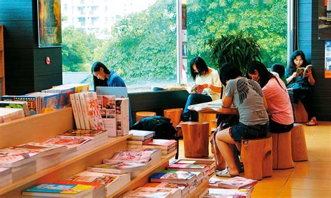 政大書城 在花蓮開啟一扇閱讀的門，看山看海也看書 花蓮款款行 微笑台灣 用深度旅遊體驗鄉鎮魅力