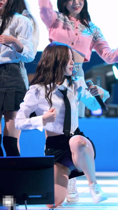 아이돌에 있는 LILI ZH님의 핀 예쁜 한국 여자 귀여운 한국 소녀 한국 유명인