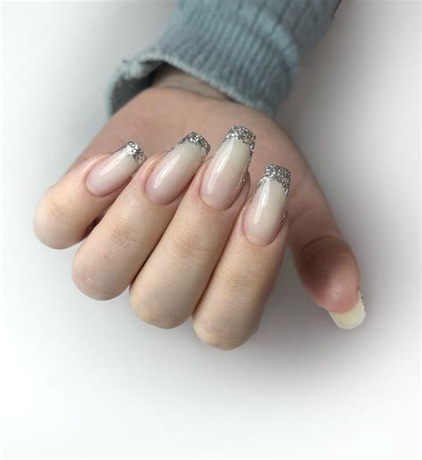 Нравится ли вам френч в неклассическом исполнении Блестки цветной или же в необычном дизайне