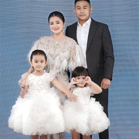 ថៃវៃចង់បានទឹកដូង 🥲 ស្រ្កាប់ ម៉ាក់ ប៊ែលឡា អ៊ែលលី Facebook