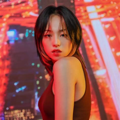 Won Chae Queenz Eye Lyrics Songs And Albums Genius