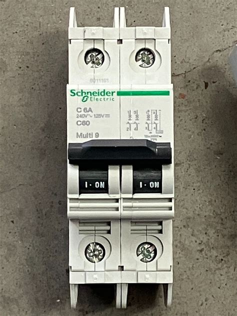 Schneider Electric C 6a 240v Multi 9 C60 60141 Miniature Circuit