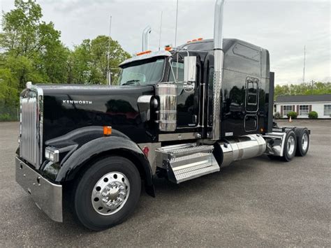 2025 Kenworth W900l 86studio Youngstown Kenworth