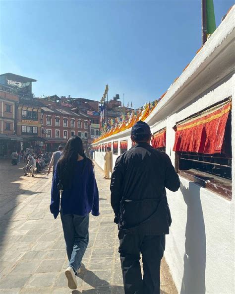 李连杰一家同游尼泊尔 与女儿合影妻子也罕见出镜 搜狐大视野 搜狐新闻