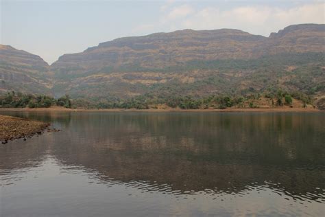 무료 이미지 바 카르다 라 물줄기 수자원 반사 강 작은 호수 저수지 호수 지구 은행 황야 고지 자연 환 경 하늘 나무 경치 언덕 역 되다
