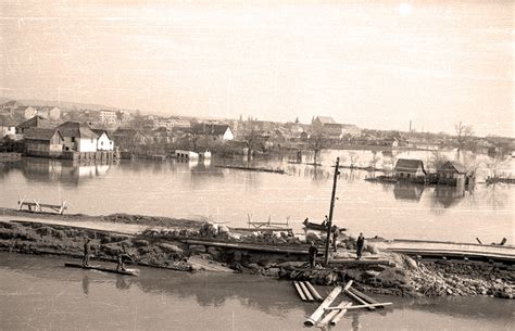 Спасавање села од поплаве код Босанског Брода 1947 године Министарство одбране Републике Србије