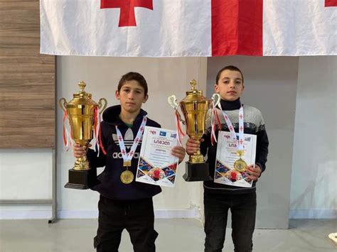 ოზურგეთელმა მოჭიდავეებმა უმცროს ჭაბუკებს შორის ორი ოქრო და ერთი ბრინჯაო