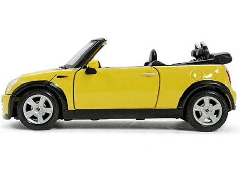 Maisto 124 Blue Orange Yellow Diecast Mini Cooper Model Nb9t004