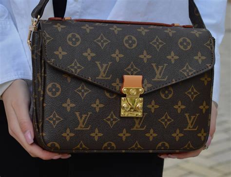 Женская сумочка луи витон через плечо сумка Louis Vuitton (pochette ...