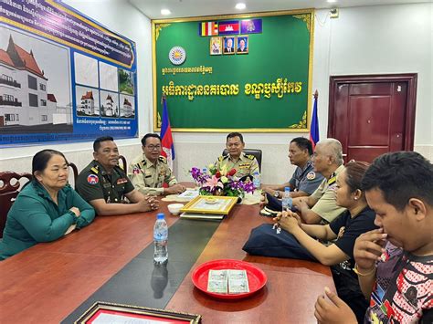 អាជ្ញាធរខណ្ឌឫស្សីកែវ យកថវិកាមរណៈ សង្គ្រោះ ប្រគល់ជូនគ្រួសារសព យោធិនពិការ និងមន្រ្តីចូលនិវត្ត