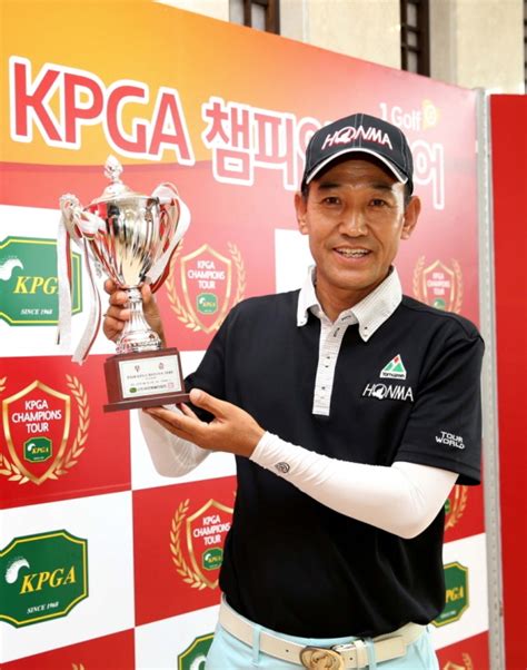 J Golf Kpga 챔피언스투어 김종덕 시니어 무대 5승 수확 컬처윈도우