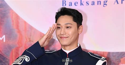 이도현 각 잡힌 거수경례 엑s Hd포토