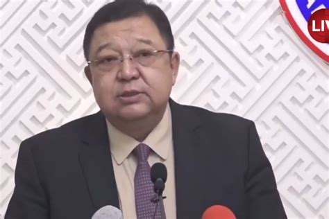 Live С Эрдэнэ АН ыг хоёр хуваагдсан мэт харагдуулж байгаа хүмүүст