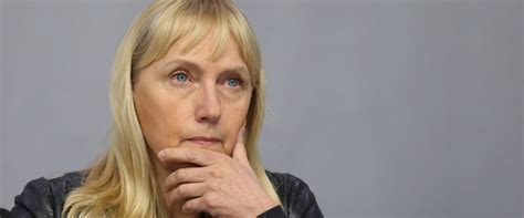 Йончева предлага премиерът пак да бъде викан в ЕП заради корупцията