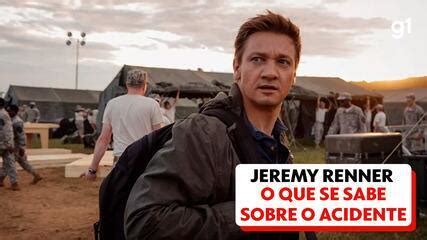 Jeremy Renner ator de Gavião Arqueiro posta foto comemorando