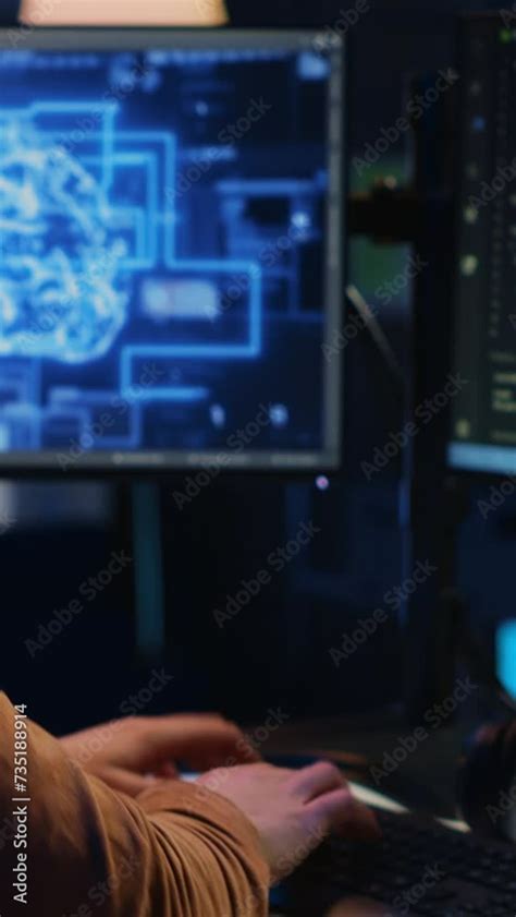 Vidéo Stock Computer Scientist Writes Code On Pc To Visualize
