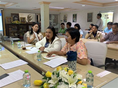 9 เมษายน พ ศ 2568 💚💛ผู้ช่วยศาสตราจารย์ ดร เสนาะ กลิ่นงาม อธิการบดีมหาวิทยาลัยราชภัฏเพชรบุรี