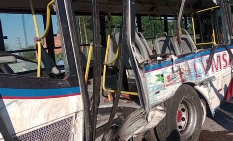 Dos Muertos Y Más De 20 Heridos Por El Choque Entre Un Camión Y Un