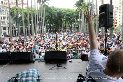 Dia Nacional do Arrependimento reúne milhares de pessoas em SP confira