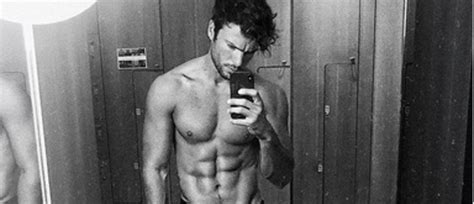 Hugo Philip Pousse Un Coup De Gueule Pas Besoin De Vous Exciter