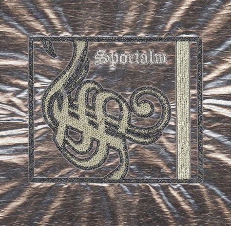 Бродиране детайли орнаменти върху облекла Изработка на машинна бродерия и дизайн подаръци и