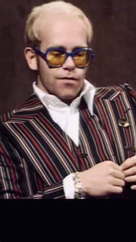 Pin By Michelle Dehoux On Elton John 1976 Round Sunglass Men Elton