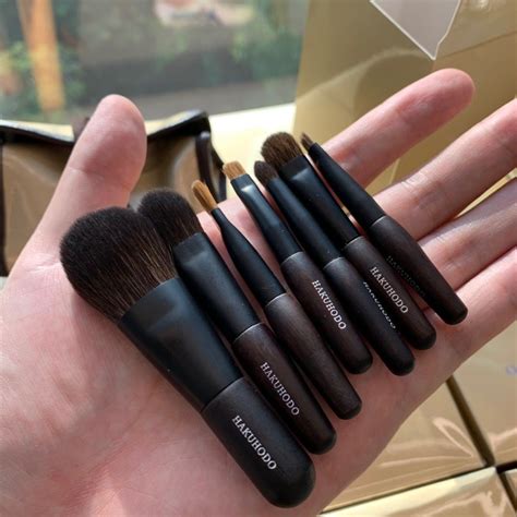 Hakuhodo Кисточка для макияжа купить с доставкой по выгодным ценам в