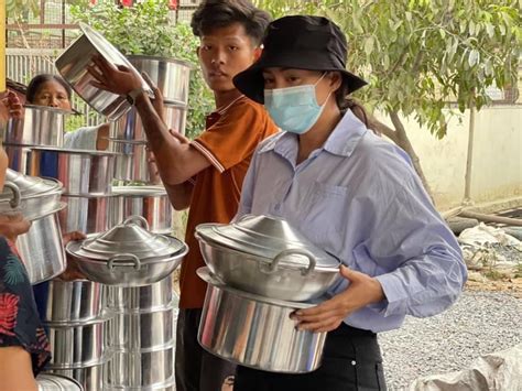 သူမအတွက်စိတ်ပူနေကြတဲ့ ပရိသတ်တွေကို လုံခြုံအေးချမ်းတဲ့နေရာမှာ ရောက်ရ