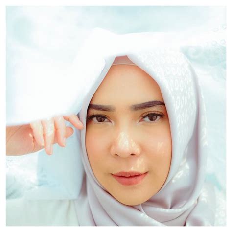 4 Tips Hijab Untuk Anda Yang Memiliki Pipi Tembam Agar Terlihat Lebih
