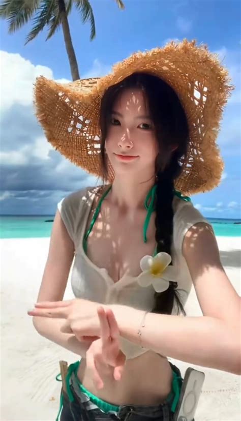 Panda Class Tv New Kbj Juricp Dance 💃💃 Theres A Mole On Facebook