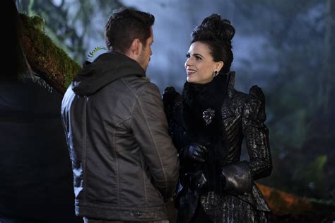 Evil Queen And Robin Hood Get Engaged On Once Upon A Time Popsugar