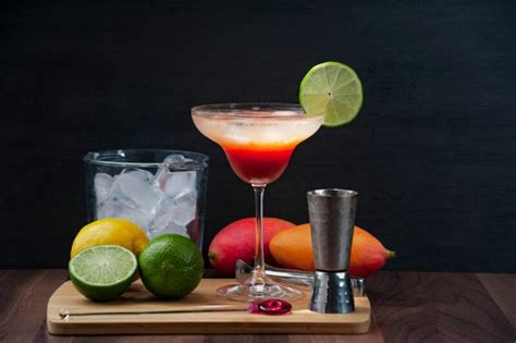 15 Best Elderflower Cocktail Recipes To Try Today Recipe Self