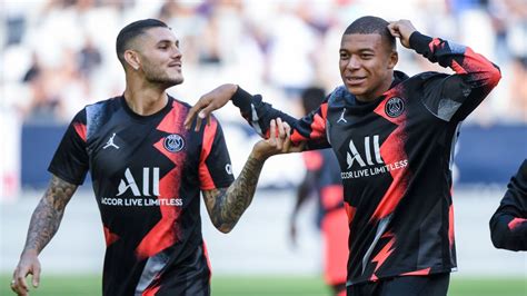 PSG Mauro Icardi déclare sa flamme à Kylian Mbappé Le10sport