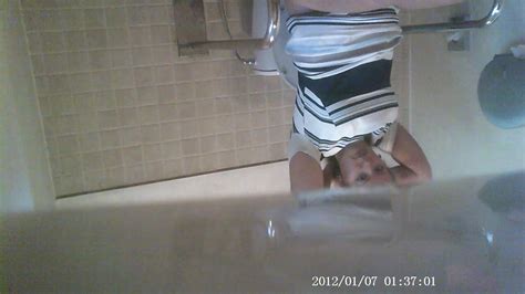 VOYEUR TOILET STUDENT ThisVid 日本語で
