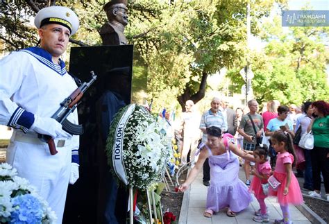 Откриха паметник на ген Иван Колев във Варна Граждани на квартала
