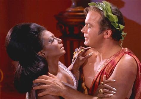 Interview Star Treks Nichelle Nichols On Uhuras Groundbreaking Kiss