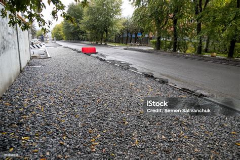 장애인을위한 경사로 및 보도 수리 도로의 개조 새로운 아스팔트 포장 아스팔트 도로 수리 아스팔트 도로의 수리의 세부 사항 0명에