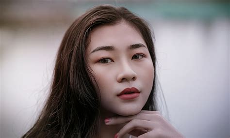 무료 이미지 얼굴 말뿐인 피부 아름다움 뺨 턱 코 헤어 스타일 이마 긴 머리 닫다 갈색 머리 속눈썹