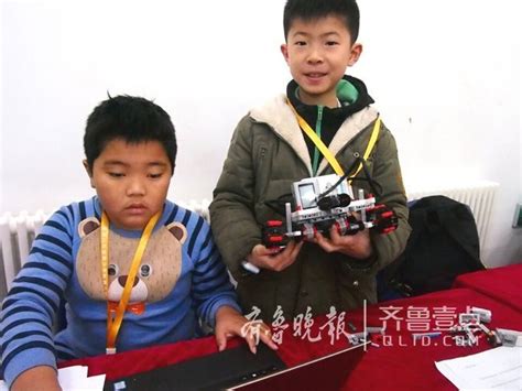 好玩 黑科技首届山东青少年机器人大赛在济南举行 手机凤凰网