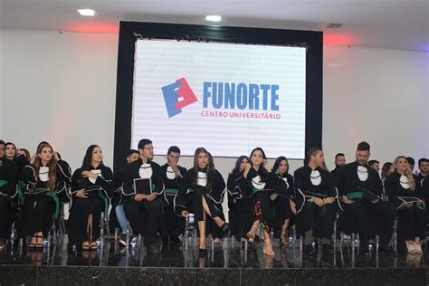 Aplausos Para Os Mais Novos Formandos De Medicina Do Centro
