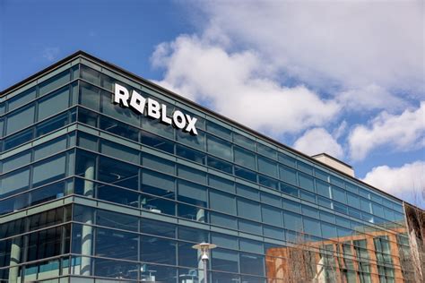 Roblox Stock Craters After Guiding Wider Loss For 2025 Missing On Main Q4 Metrics Rblxnyse