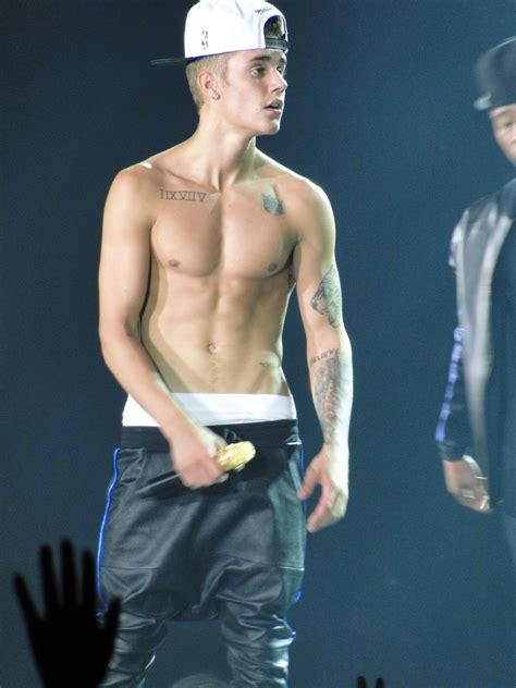 The Stars Come Out To Play Justin Bieber New Shirtless Pics