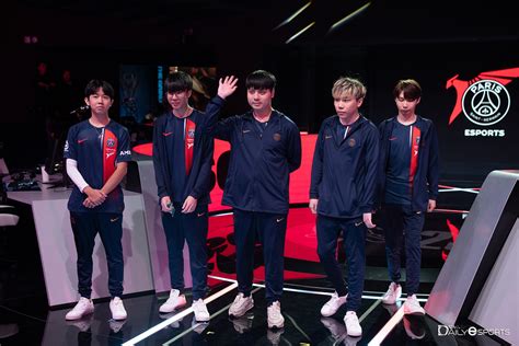 포토 롤파크 스테이지에 입장한 Psg 탈론