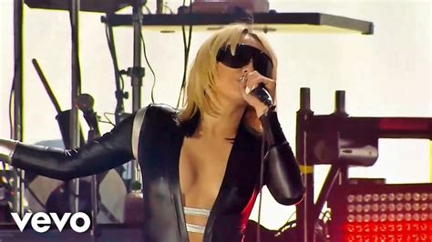 Miley Cyrus Heart Of Glass Live At Lollapalooza Argentina Youtube