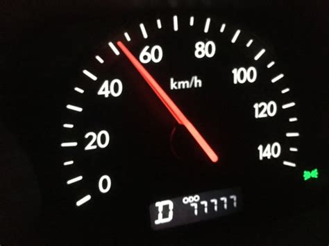 中古車は10万キロ超えでも大丈夫？10万キロ超えの中古車の買い方・売り方 車の買い方・売り方ナビ