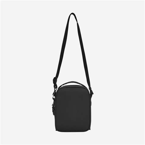 팩세이프 Ls100 안티 테프트 크로스바디백 블랙 Pacsafe Kream